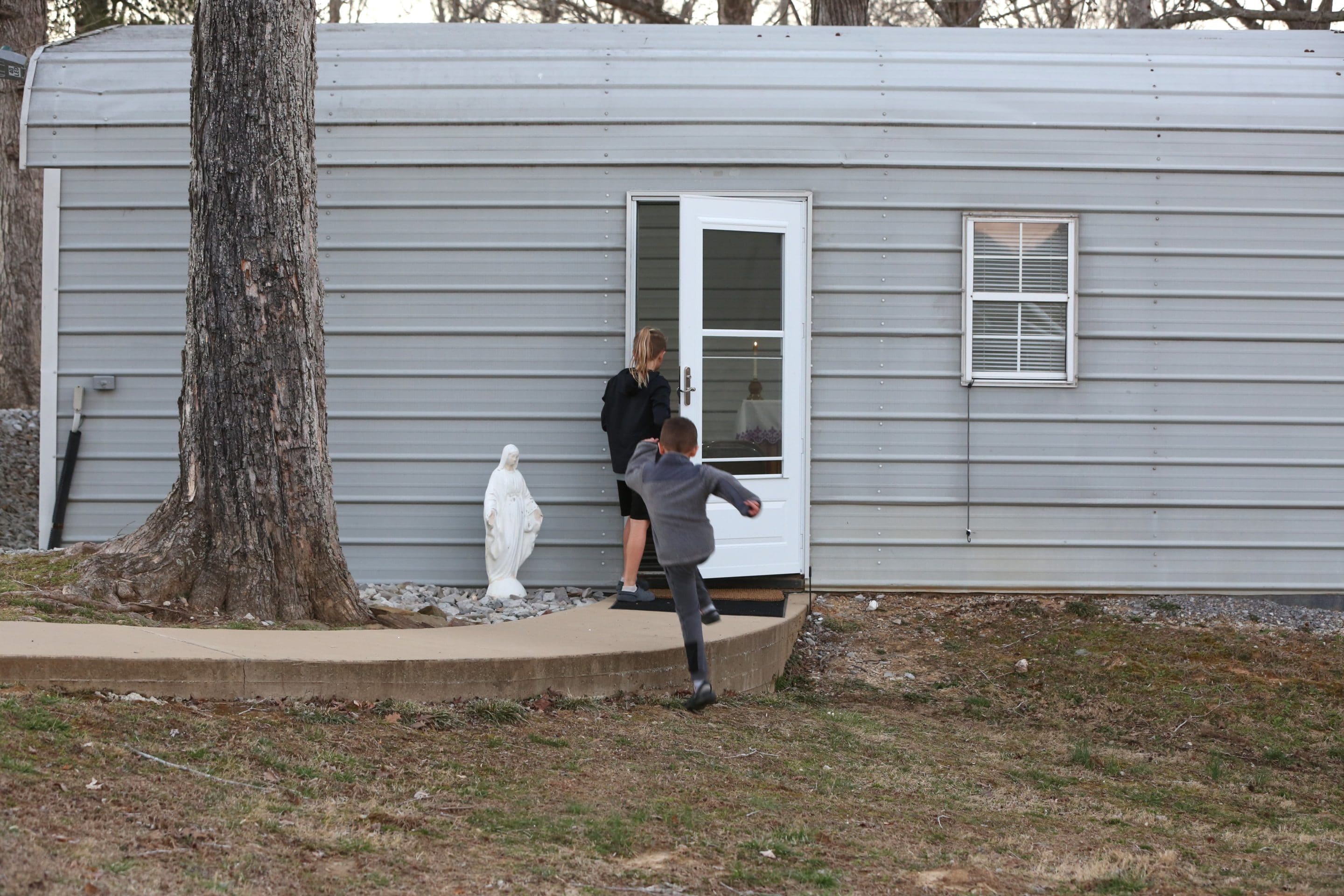 After tornado destroyed church, Dawson Springs parishioners maintain ...